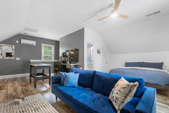 Charming Chic Charleston/di Loft Getaway - Charleston, SC