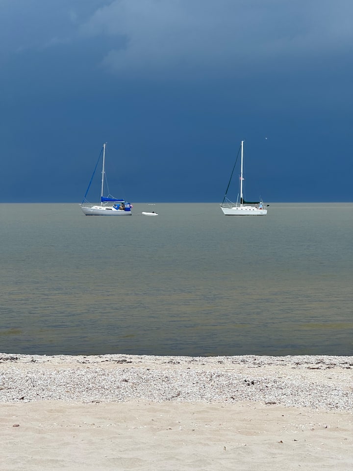 Hillside Beach, Mb 
Lake View Escape - Manitoba
