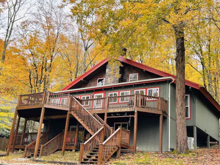The Bear Dance Chalet - ビーチ・マウンテン, NC