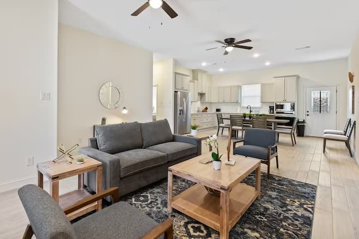 Cowtown Comfort-12 Min. To Downtown Fw And Tcu - Lake Worth, TX