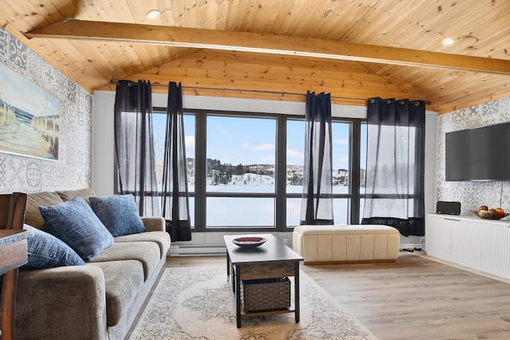 Long Lake Cabin- Morning Coffee, Evening Stars - Greater Sudbury