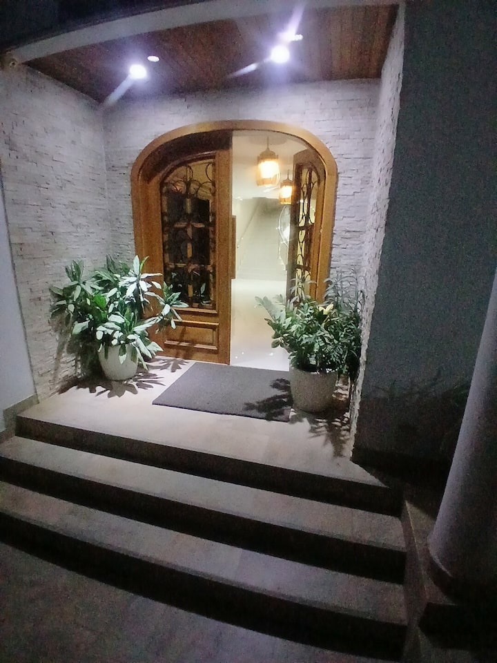 Grande Maison De Luxe R+3,garage - Dakar