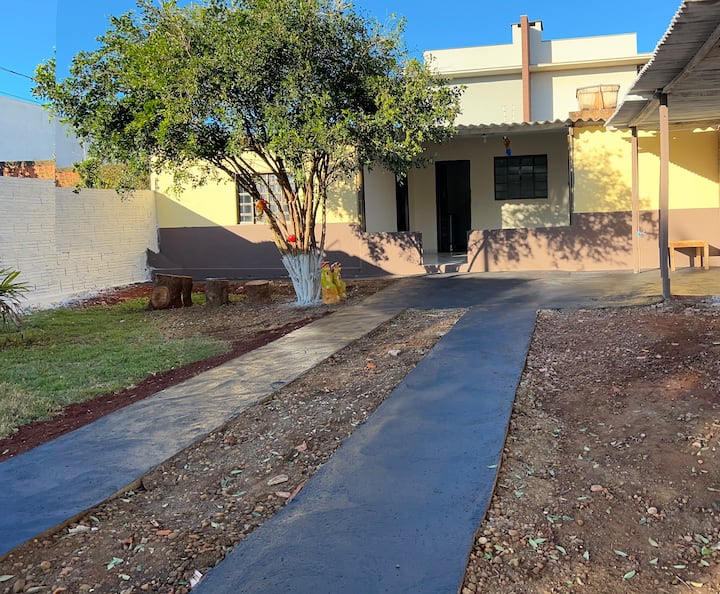 Casa Com Garagem E Ar Condicionado - Dourados