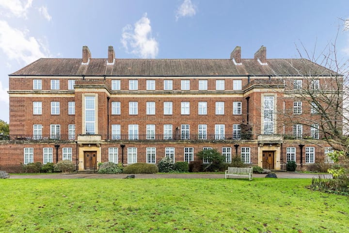 A Stylish And Elegant Oxford Flat (With Parking) - Oxford