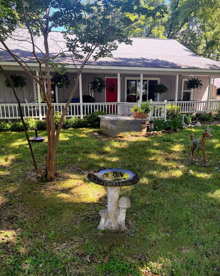 Best Of The Ozark’s Lakes & Rivers,
Minutes Away! - Mountain Home, AR