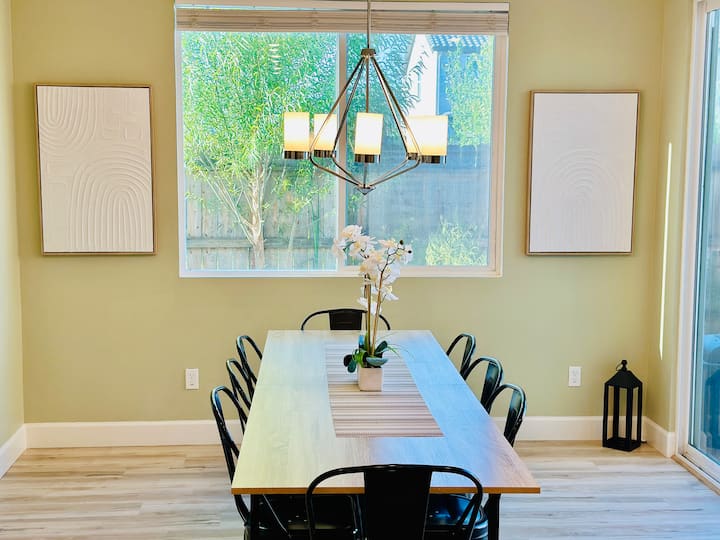5 Bedroom 8tve 2 Kitche - Lodi, CA