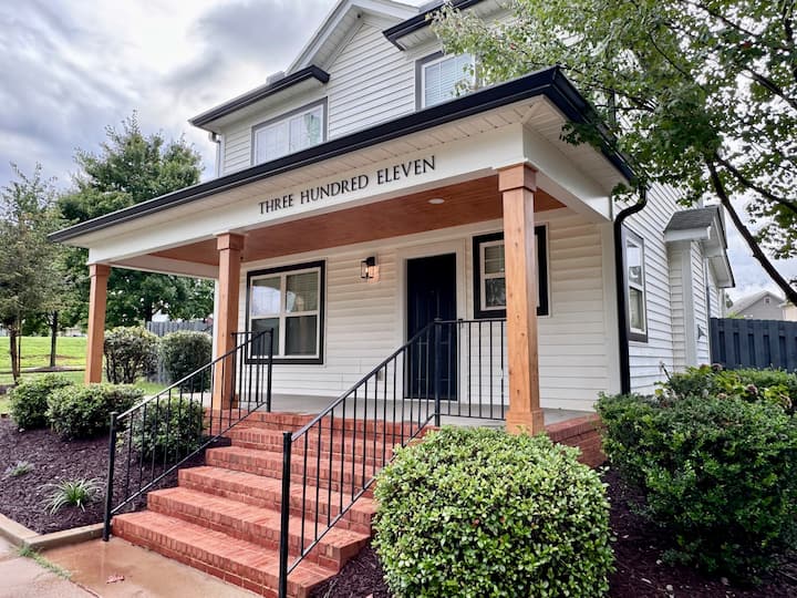 Upscale Artsy Bungalow-walk Away To Unity Park - Greenville, SC