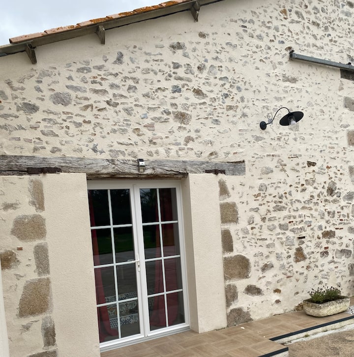 Jolie Petite Maison En Campagne Avec Piscine - Aizenay