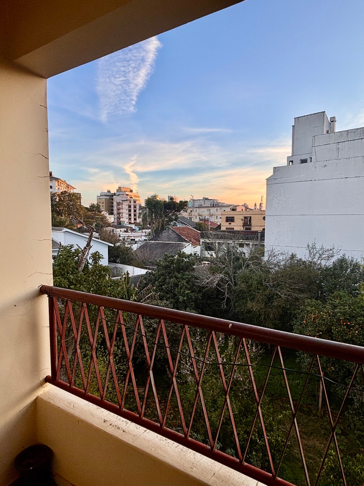 Large, Quiet Apartment and good location - Apartments for Rent in Santa ...