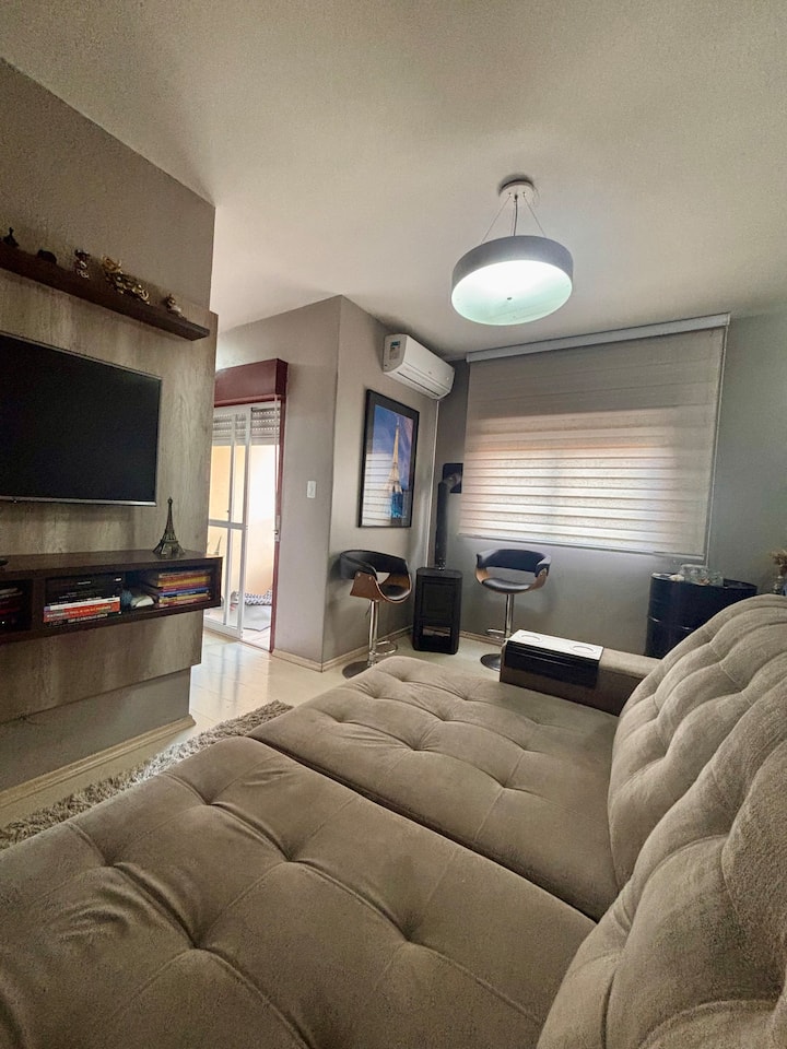 Apartamento Amplo, Silencioso E Boa Localização - Santa Maria