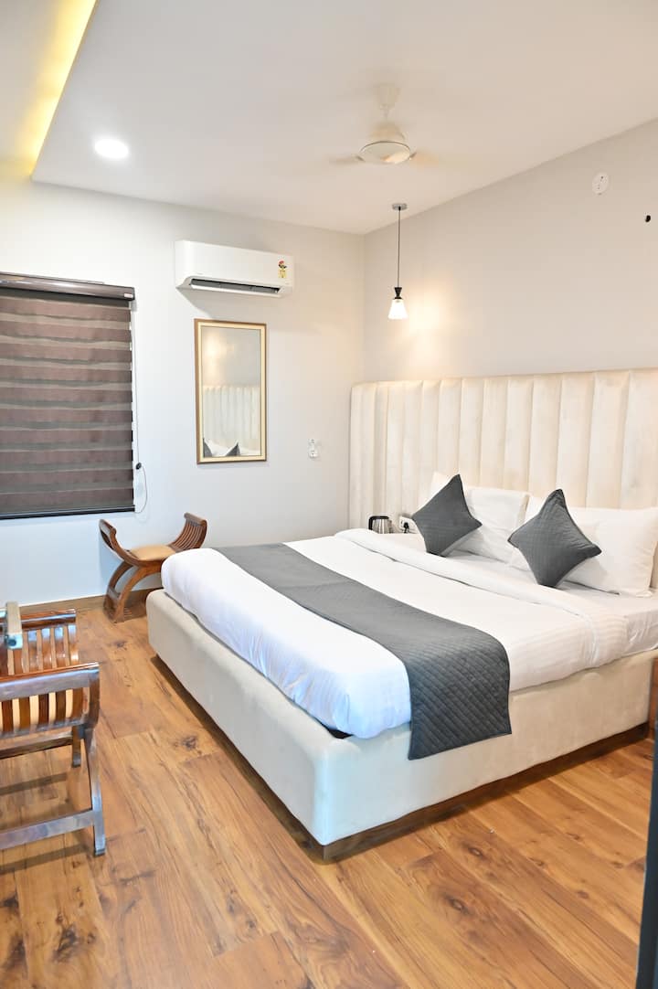 Hotel Devaan Suite Room - Bathinda