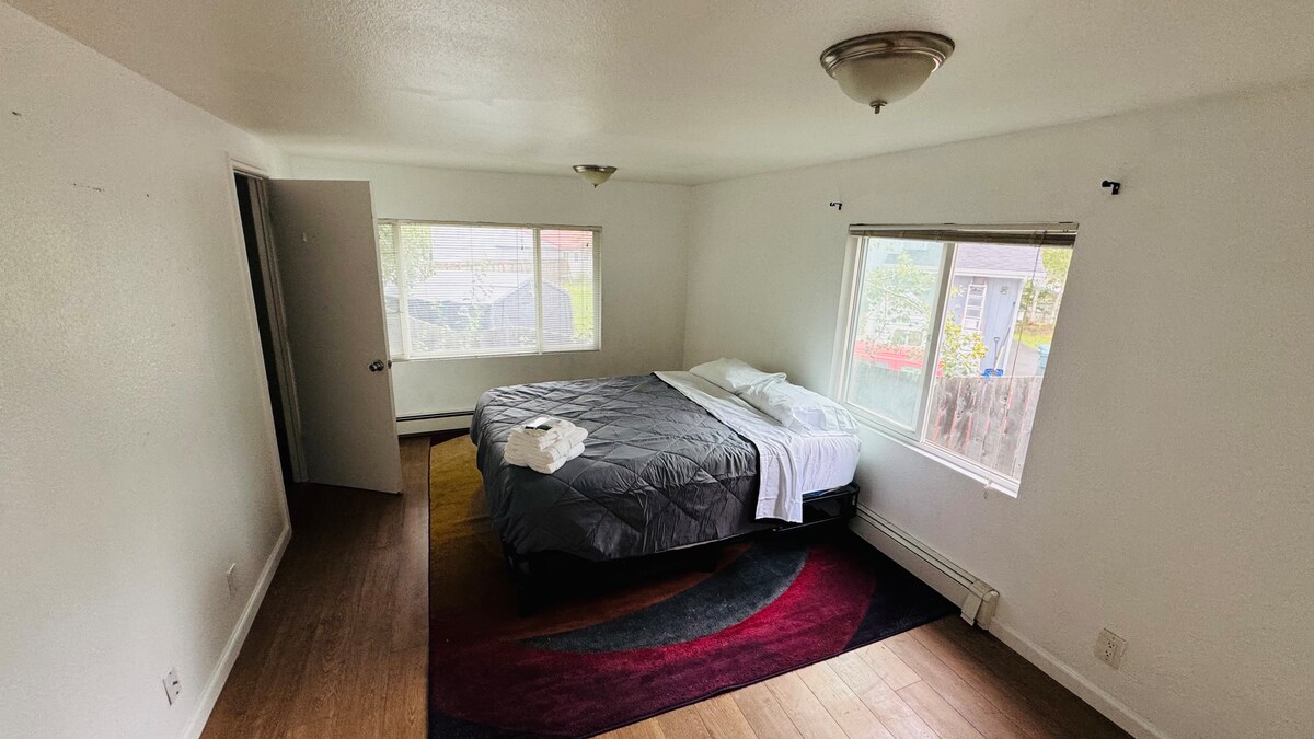 5 mi to airport Safe • quiet • family home - Houses for Rent in ...