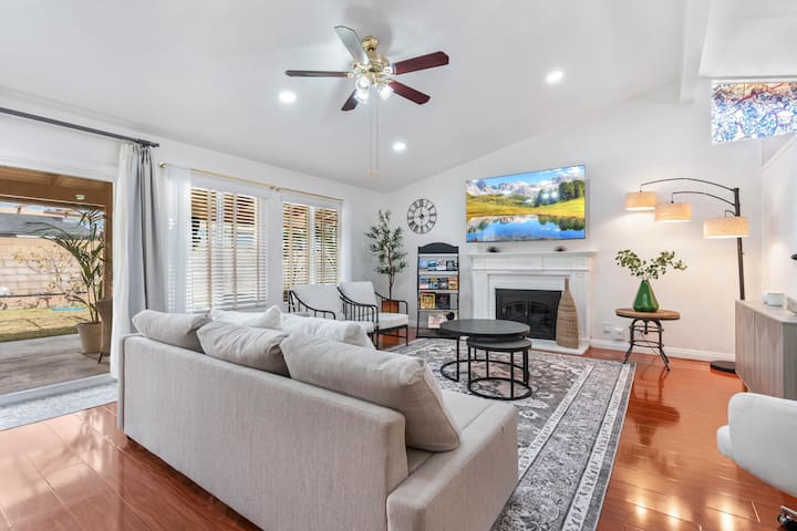 Family Retreat Near Disneyland | 3br + Playground - Anaheim, CA