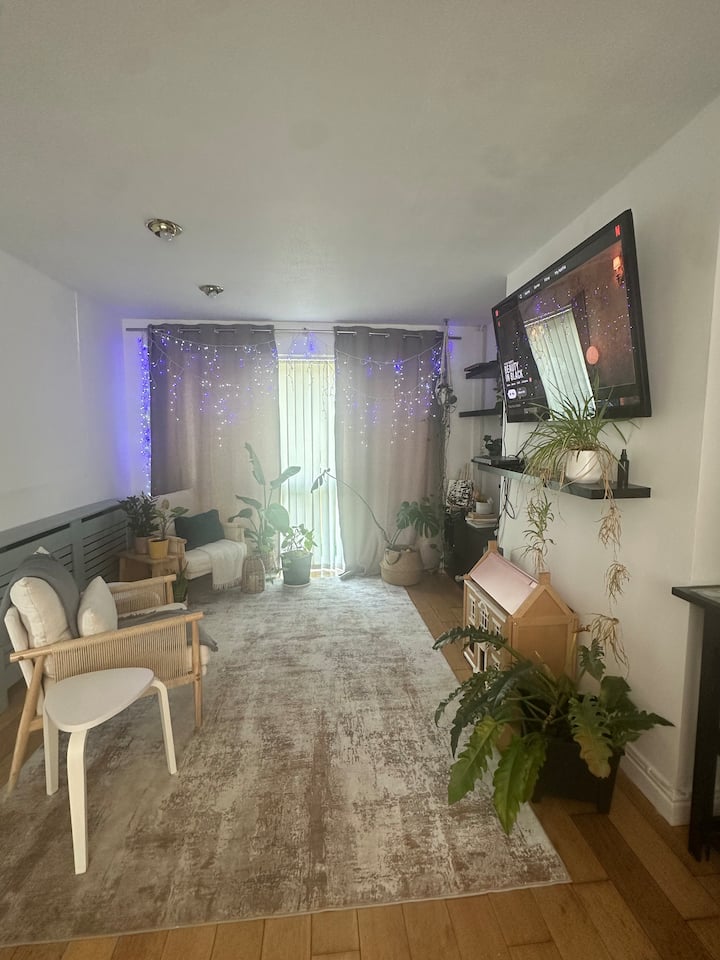 Cozy Entire House With Double Bedroom - Bristol