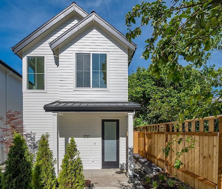 Brand New Modern Cottage | Steps To Dining & Shops - Portland, OR