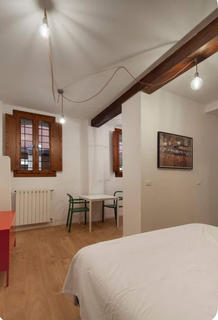Small Via Bertiera Apartment - Bolonia