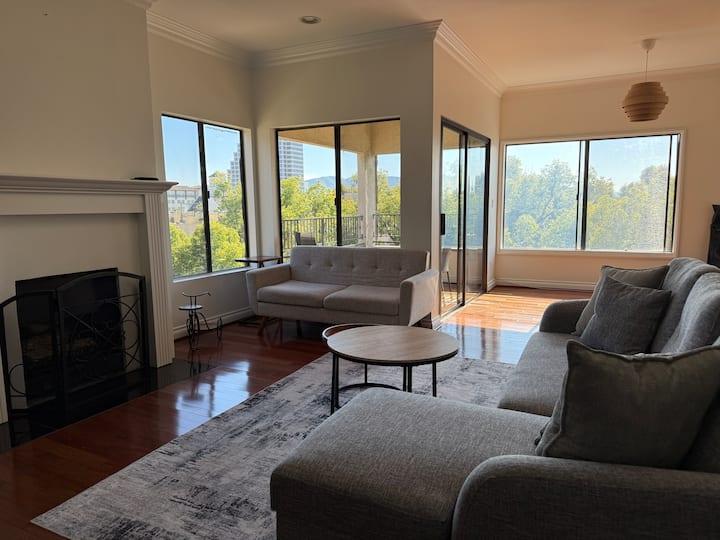 Downtown Glendale With Views - 柏本克