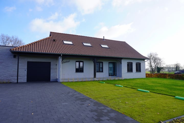 De Meerheuvel: Groepswoning Voor 16-18 Personen - Maaseik