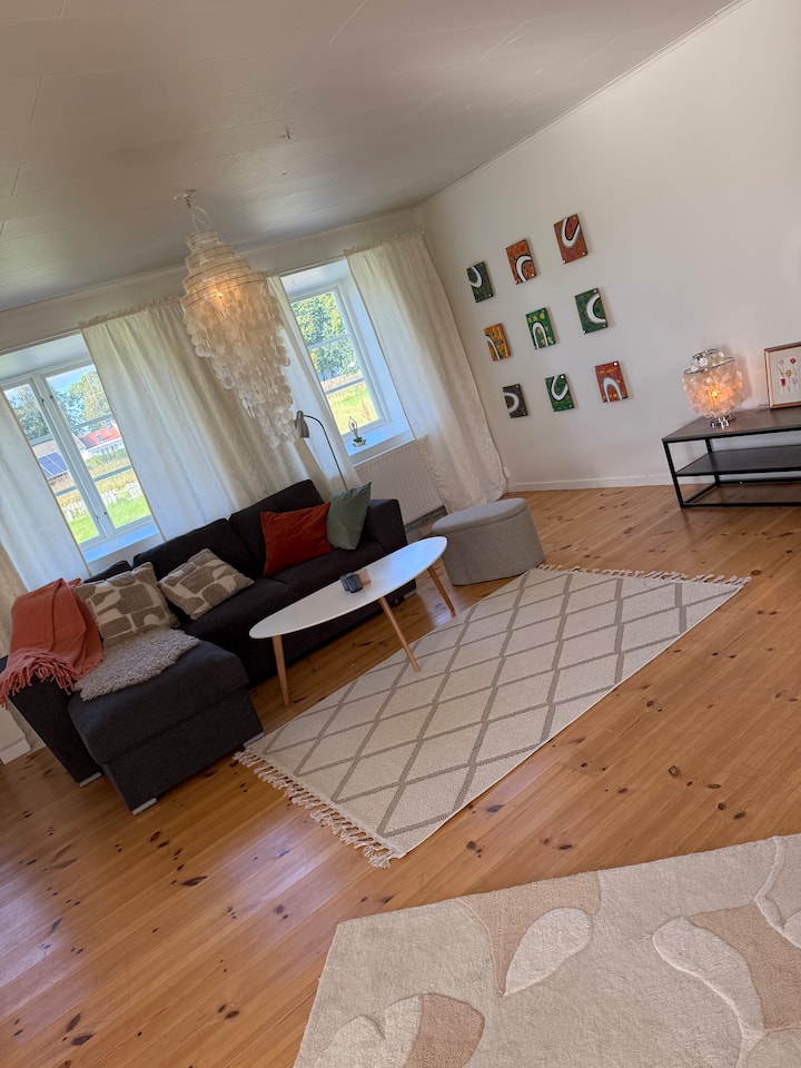 Brukets Vita Pärla Vid Vattnet - Å-Huset - Tierp