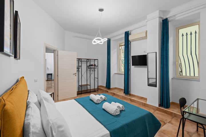 [Near Sea And Sorrento Coast] Central Room - Castellammare di Stabia