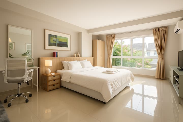 Bright Corner Apartment - Bangkok