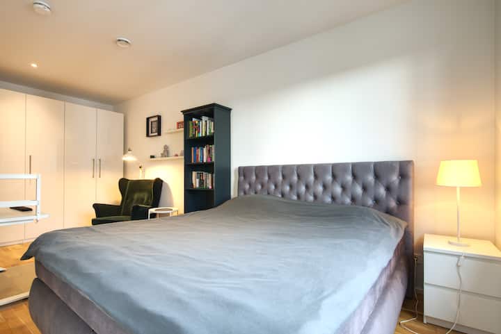 Zentrale Wohnung Mit Boxspringbett Ideal Für Paare - Frankfurt