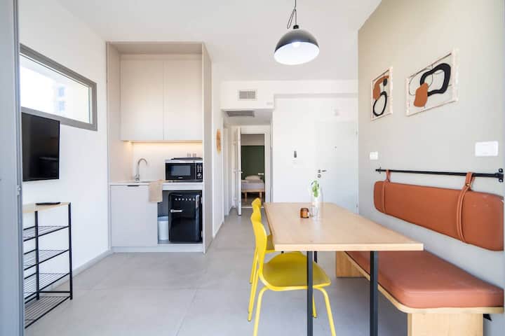 Balcony Apt By Beach, Carmel Market And Center Tlv - Telavive