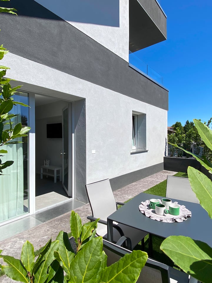 One-bedroom Apartment With Private Garden - Peschiera del Garda
