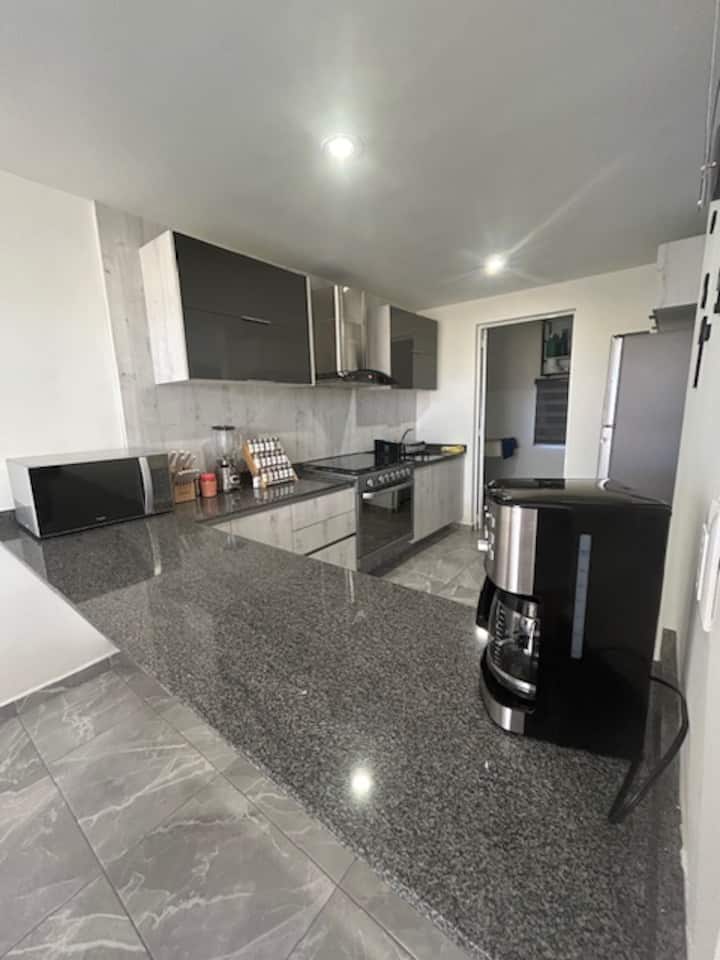 Casa En Irapuato Con Alberca - 이라푸아토