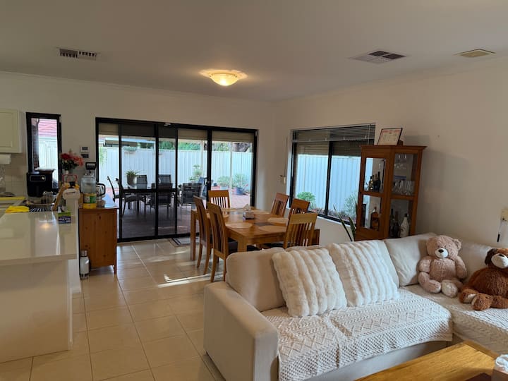 Beauty Queen Room -Near Airport - Perth