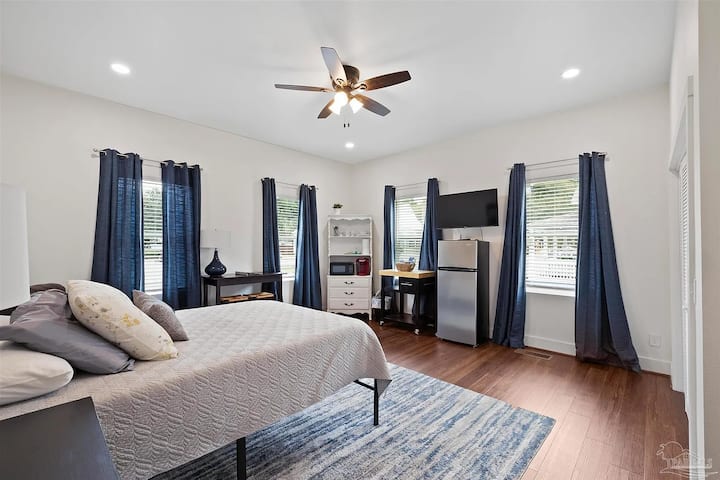 Historic Downtown Studio - Pensacola, FL