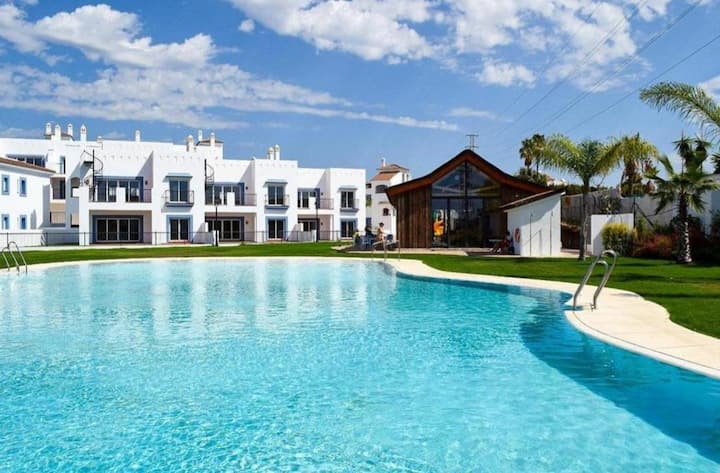 Holiday Apartment Marbella Pool Gym And Restaurant - Igualeja