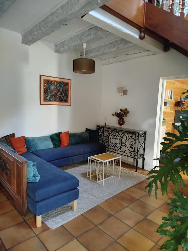 Entre Vignoble Et Ville
 2 Chbrs/salon+cuisine - Cahors