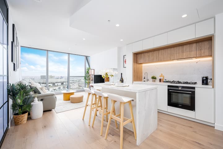 Sunset View Japanese Inspired 2br Cbd + Pool & Gym - Melbourne