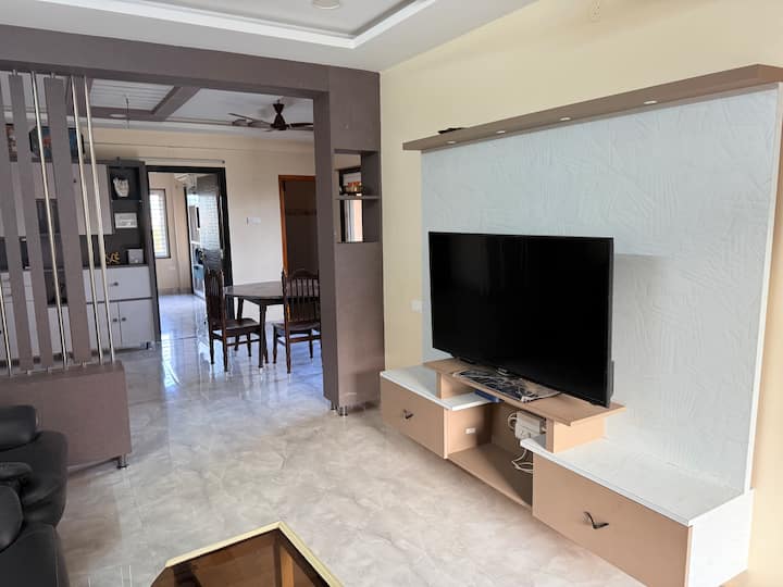 Chic & Spacious Flat With Balcony And Park Views - Visakhapatnam