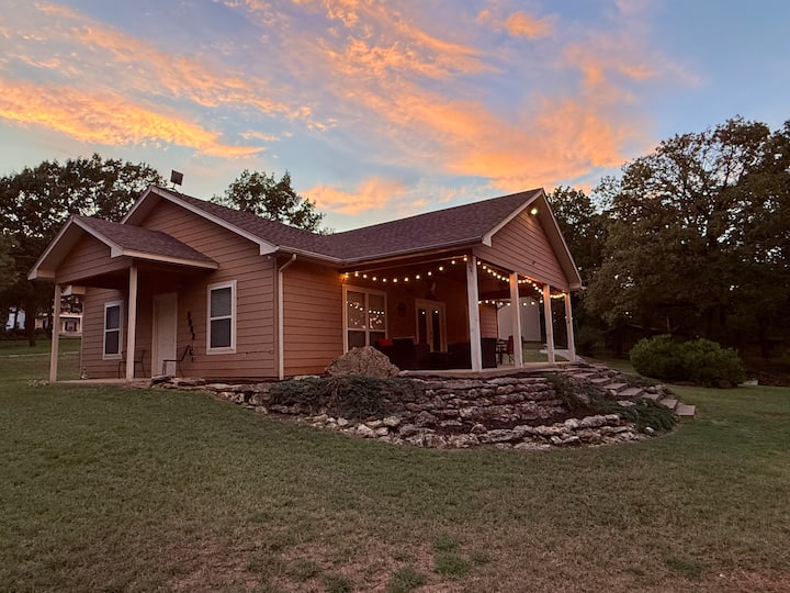 Lake Retreat With Fire Pit & Boat Parking - Lake Texoma State Park, Kingston