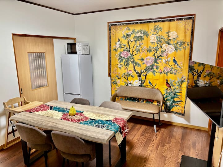 110㎡貸切一軒家/最寄り駅から徒歩5分/最大12人宿泊可能/新宿駅直通/寝室4部屋/駐車場1台無料 - 마이하마