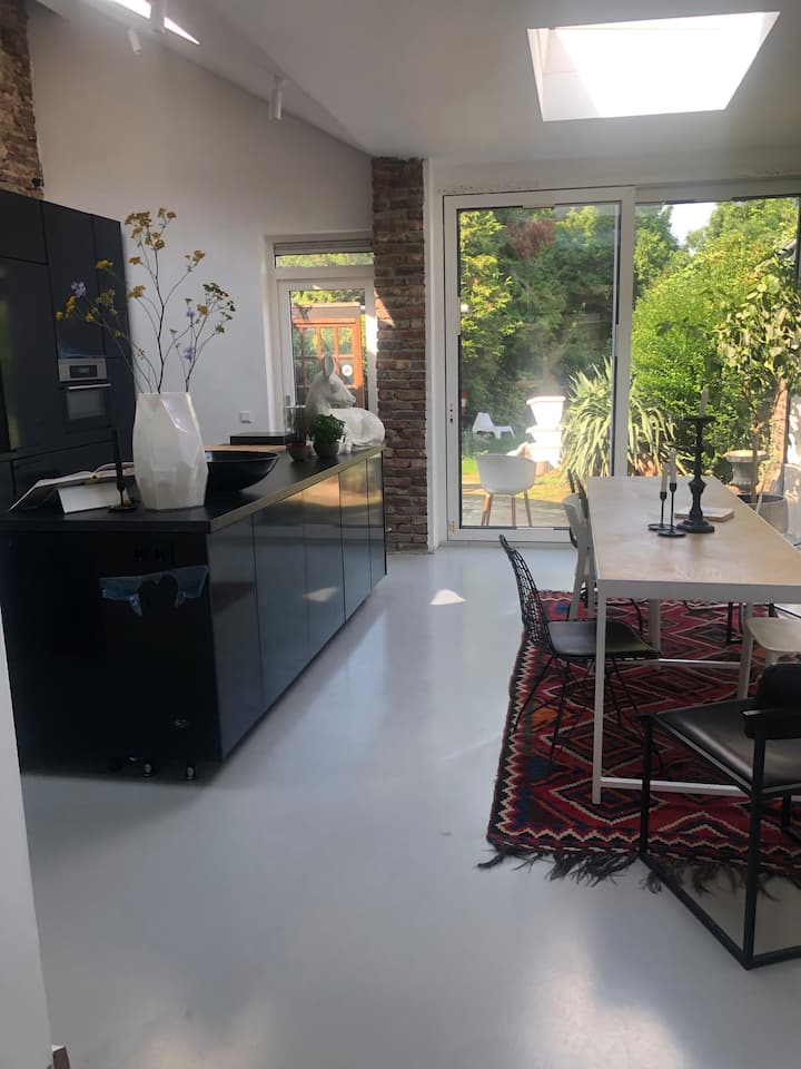 Stadswoning Met Grote Tuin - Maastricht