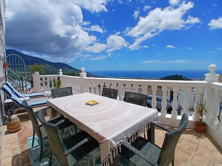 Stunning Views From Mijas Pueblo Centre - Mijas