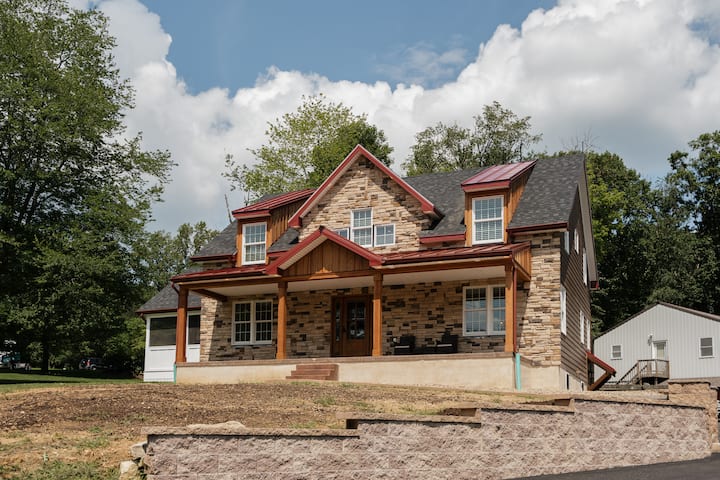 The Charming Stonehouse - Morgantown, PA