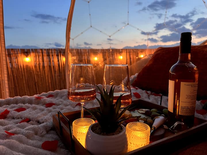 Sleep23+karaoke+dome+hottub+games+makeupstation - Dallas, TX