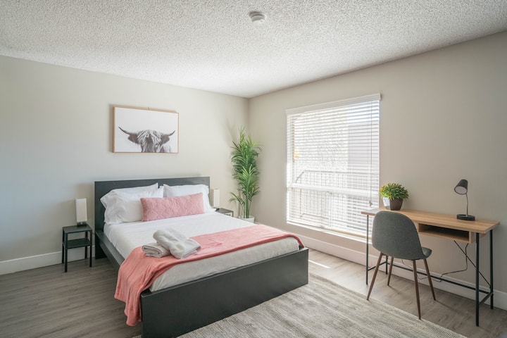 Studio | Gym | Pool | Great For Mid/long Stays - Mesa, AZ