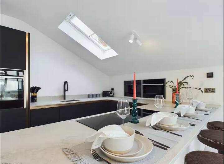 Luxury Modern Mews In Central Cheltenham - Cheltenham