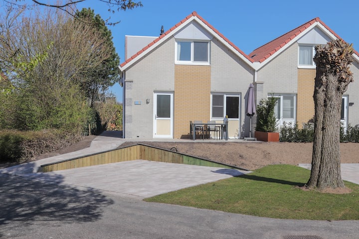 Schakel With Sauna & Whirlpool - 4 Persons - Makkum