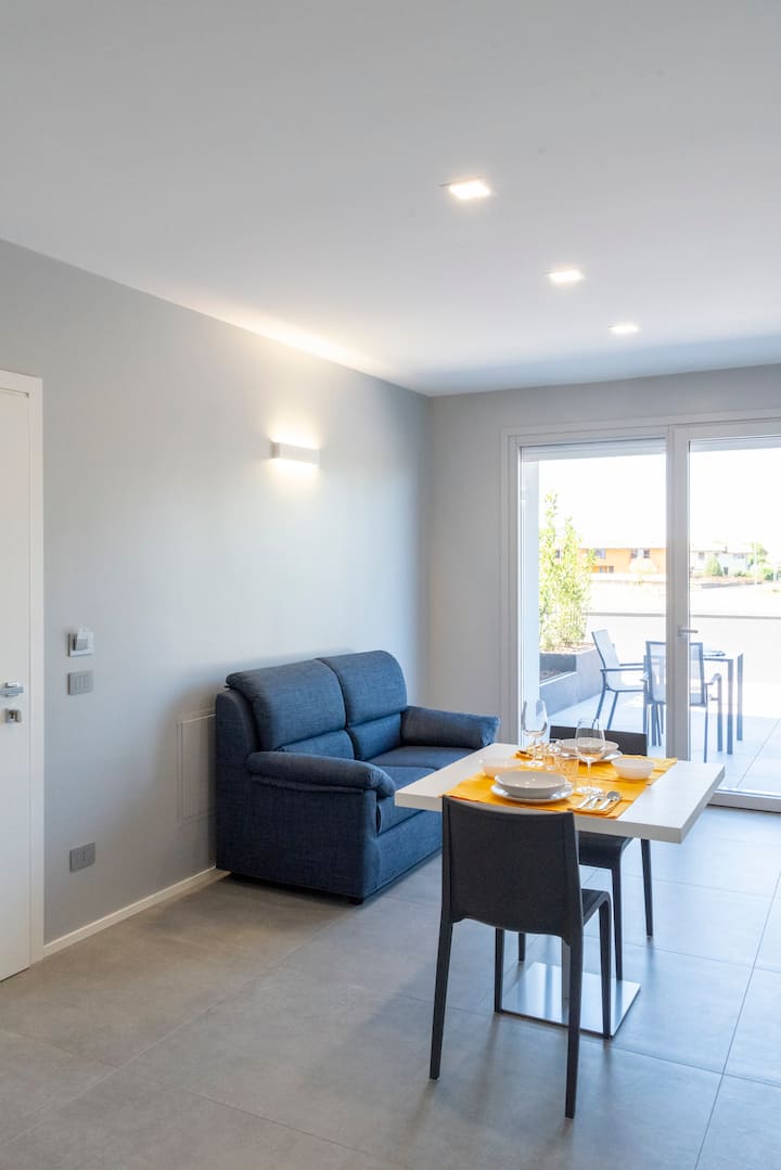 Lake View Apartment With Large Sun Terrace - Peschiera del Garda
