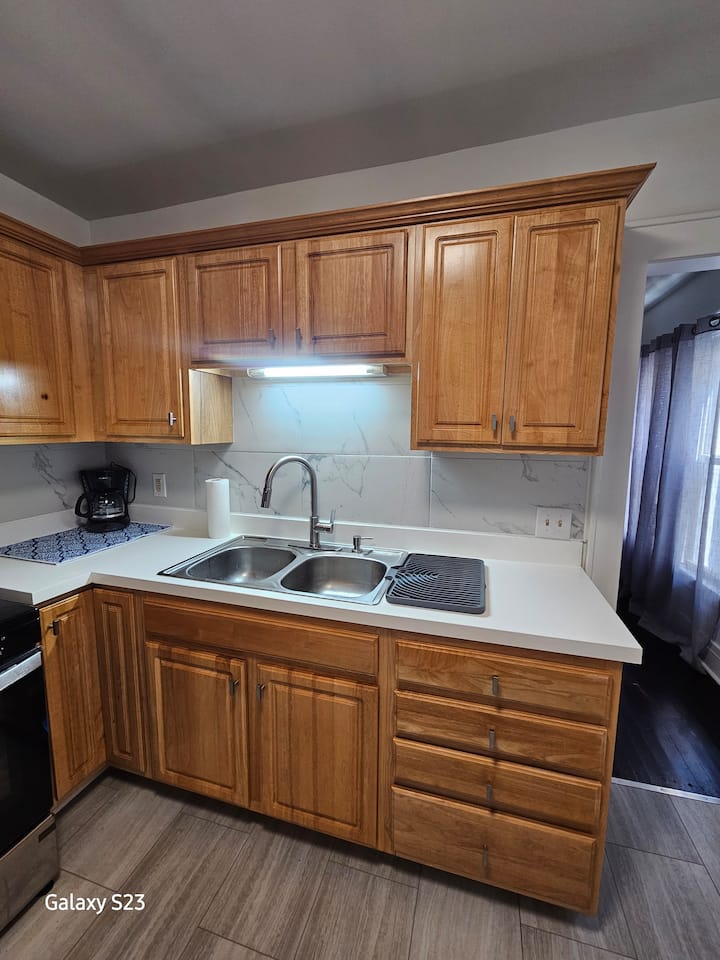 Beautiful 3bdrm Apt Just Minutes From Su, Downtown - Syracuse, NY
