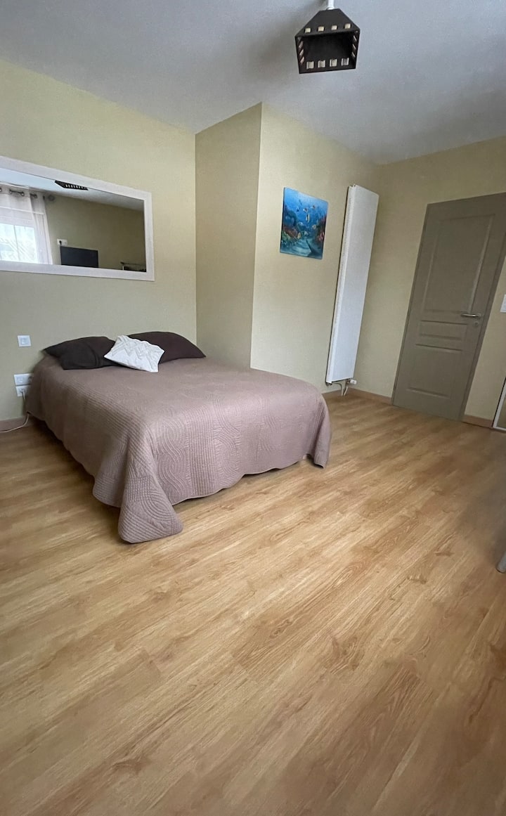 Chambre Au Calme, Proche De Tout, Aux Minimes - La Rochelle