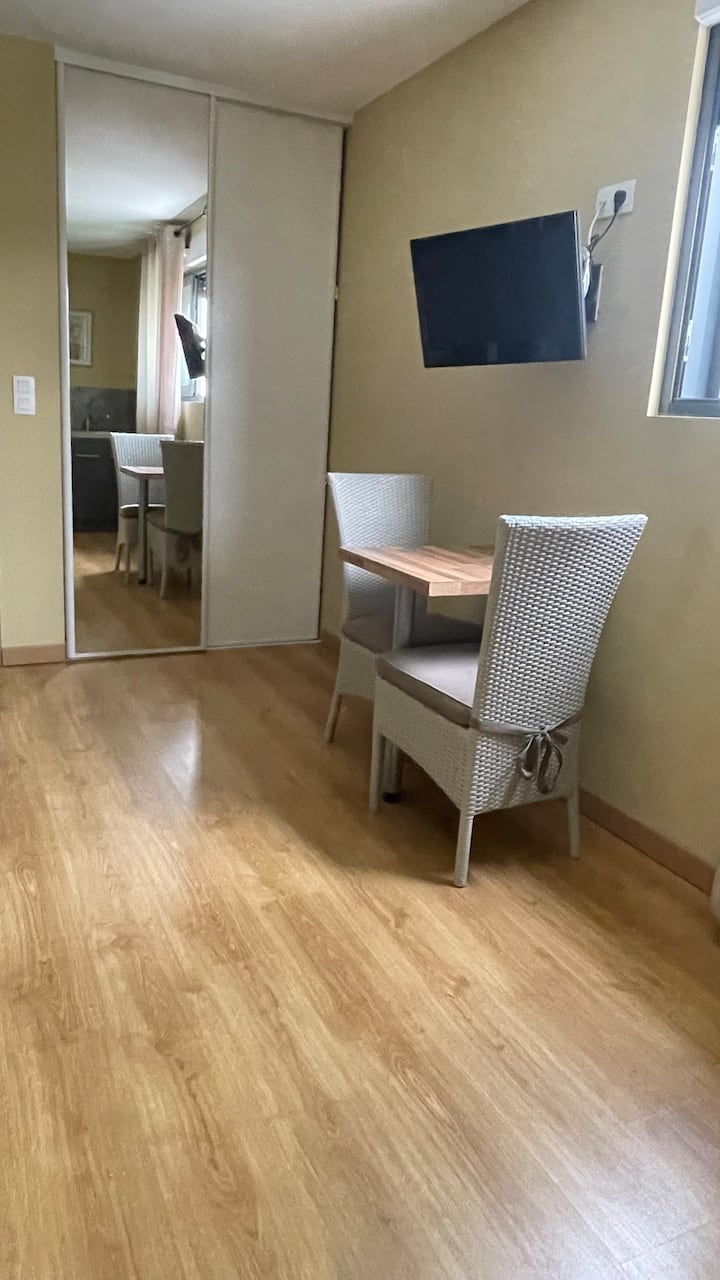 Chambre Au Calme, Proche De Tout, Aux Minimes - La Rochelle