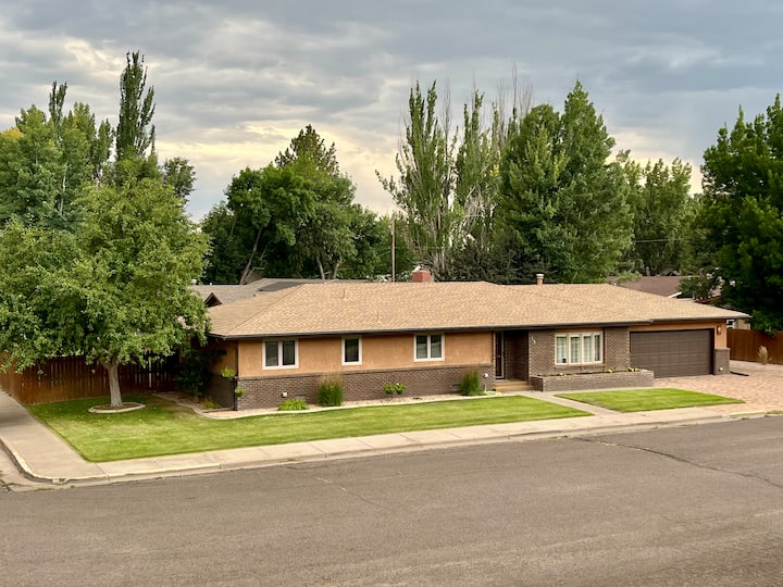 Quiet, Peaceful Alamosa Getaway - Alamosa, CO