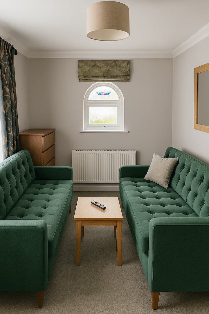 Spacious 5br W/ Wifi, Parking & Hot Tub - Chatham